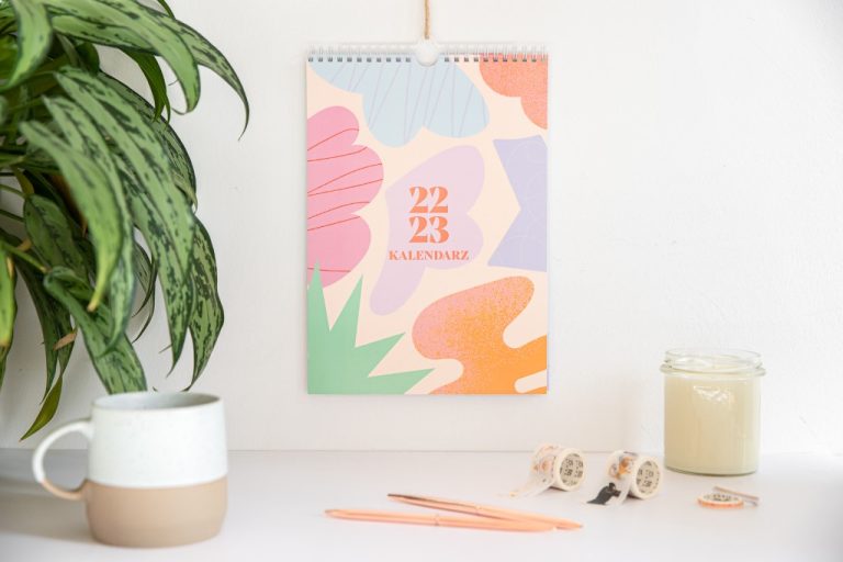 Kalendarz ścienny 2023 "Colourful" A4